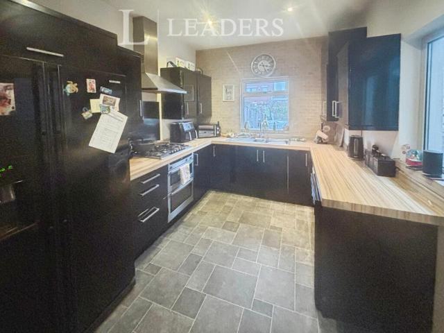 3 bedroom terraced house for sale in Wykeham Road, Portsmouth, Hampshire, PO2