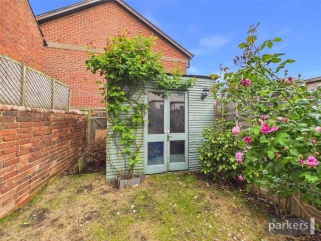 3 bedroom terraced house for sale in Wykeham Road, Reading, Berkshire, RG6