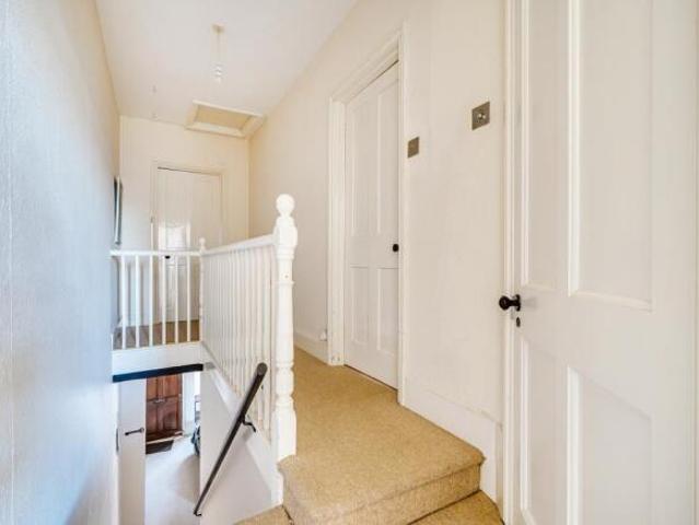 3 bedroom terraced house for sale in Town Centre / Riverside setting, Berkshire, RG2
