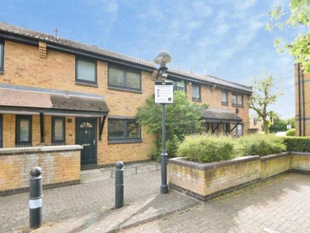 3 bedroom terraced house for sale in Taeping Street, London, E14
