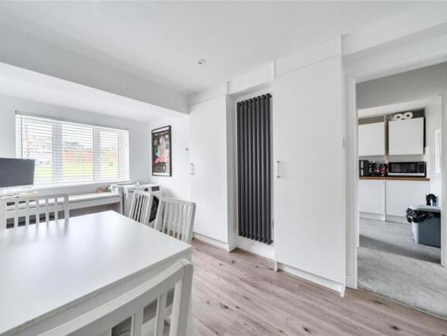 3 bedroom terraced house for sale in Tallis Lane, Reading, RG30