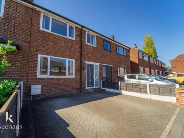 3 bedroom terraced house for sale in Tamar Close, Kearsley, Bolton, BL4