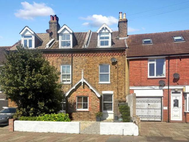 3 bedroom terraced house for sale in Thurlow Road, Worthing BN11 2JB, BN11