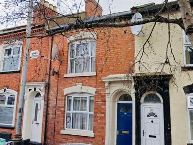 3 Bedroom Terraced House For Sale In The Mounts