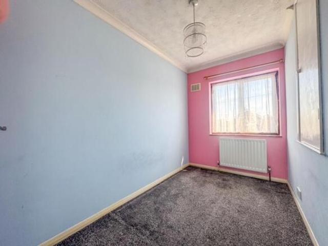 3 bedroom terraced house for sale in The Boundary, Bedford, MK41
