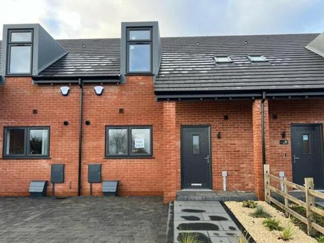 3 Bedroom Terraced House For Sale In The Green