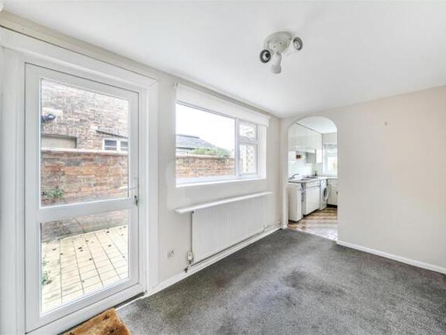 3 bedroom terraced house for sale in The Grove, Bedford, MK40