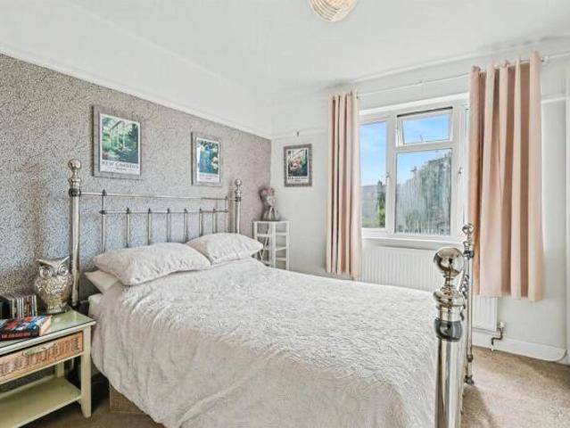 3 bedroom terraced house for sale in The Vale, Northampton, NN1