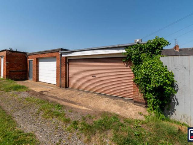 3 bedroom terraced house for sale in The Vale, Northampton, West Northamptonshire, NN1