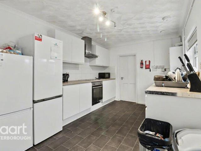 3 bedroom terraced house for sale in Thistlemoor Road, Peterborough, PE1