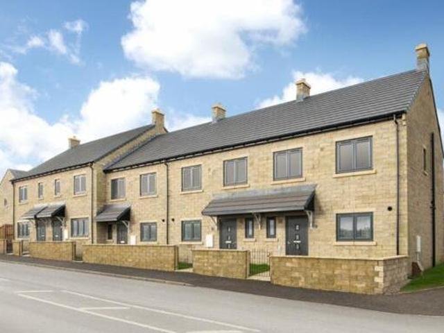 3 Bedroom Terraced House For Sale In Thornton Hills