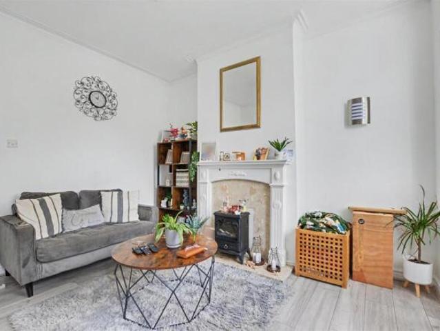 3 bedroom terraced house for sale in Thorneywood Rise, Nottingham, NG3