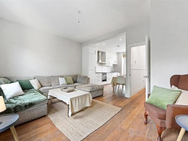 3 bedroom terraced house for sale in Thorpebank Road, London, W12
