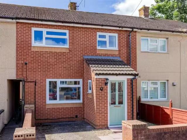 3 bedroom terraced house for sale in Treverdowe Walk, Bristol.