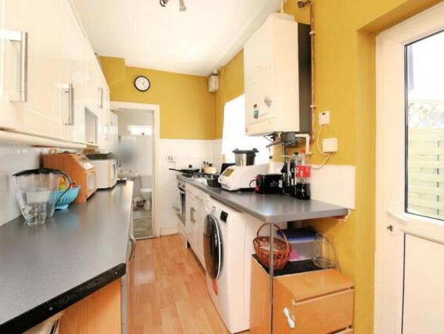 3 bedroom terraced house for sale in Tudor Road, Leicester, LE3