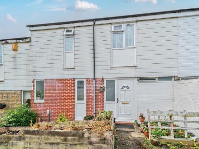 3 bedroom terraced house for sale in Tweedsmuir Close, Basingstoke, RG22 5DP, RG22
