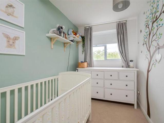 3 bedroom terraced house for sale in Valley Road, London, SW16