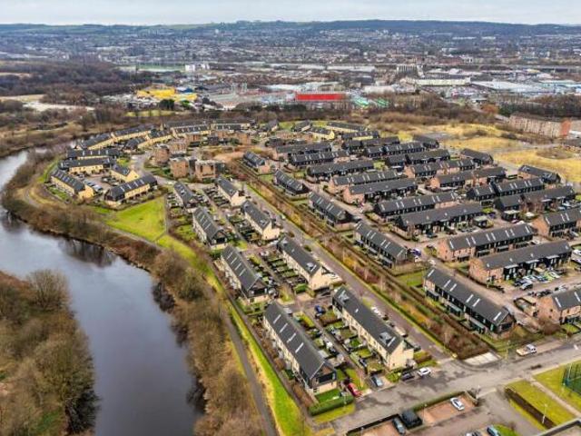 3 bedroom terraced house for sale in Vancouver Walk, Athletes' Village, Glasgow, G40