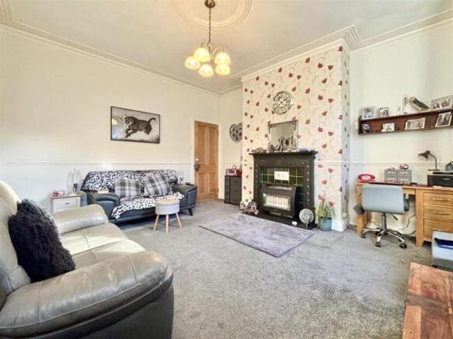 3 bedroom terraced house for sale in Vine Terrace East, Bradford 8, BD8