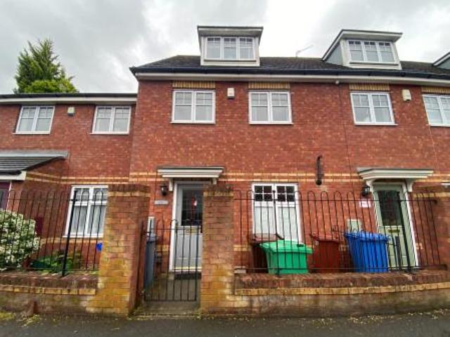 3 bedroom Terraced House To Let