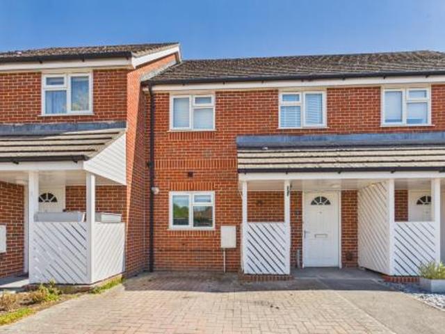 3 bedroom Terraced House To Let