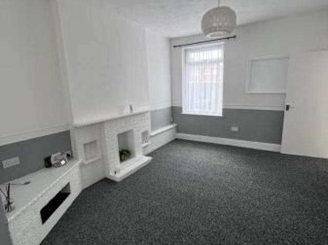 3 bedroom Terraced House To Let