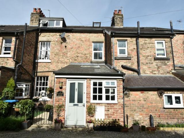 3 Bedroom Terraced House To Let