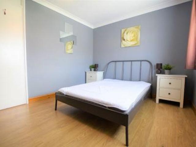 3 bedroom Terraced House To Let