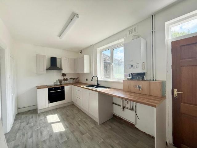 3 bedroom Terraced House To Let