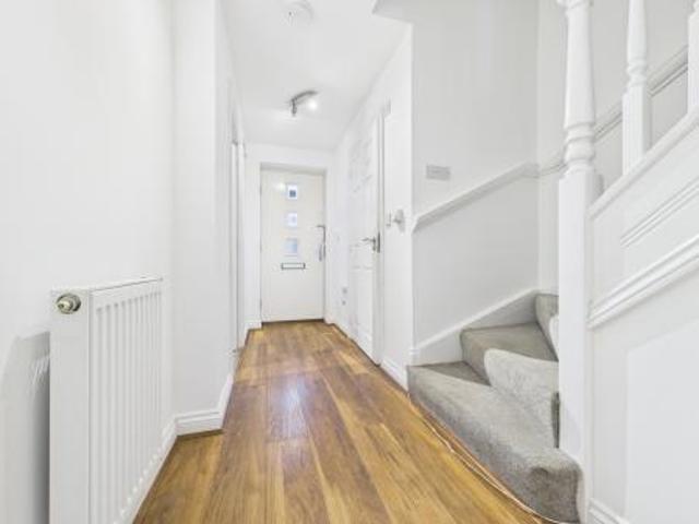 3 bedroom Terraced House To Let