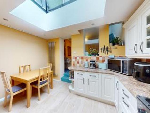 3 bedroom Terraced House To Let