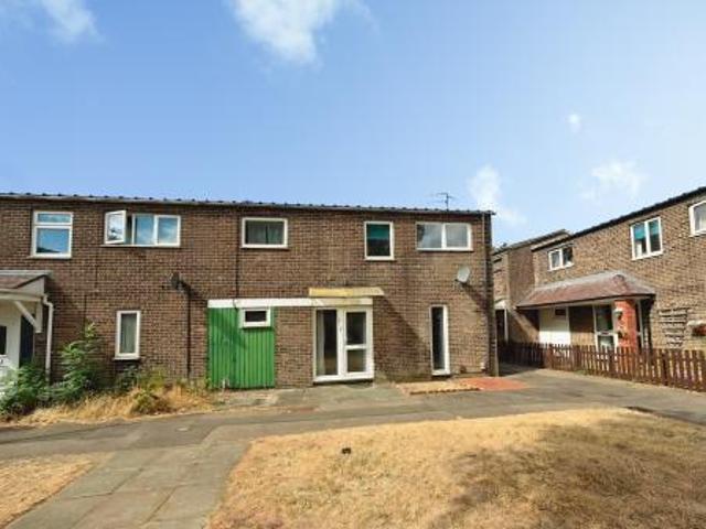 3 bedroom Terraced House To Let