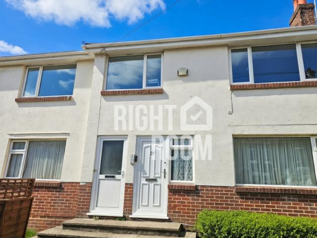 3 bedroom Terraced house to let 3 Bed Flat, Charminster Road, Bournemouth BH8