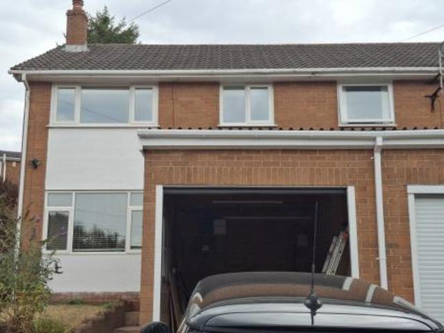 3 bedroom Terraced House To Let