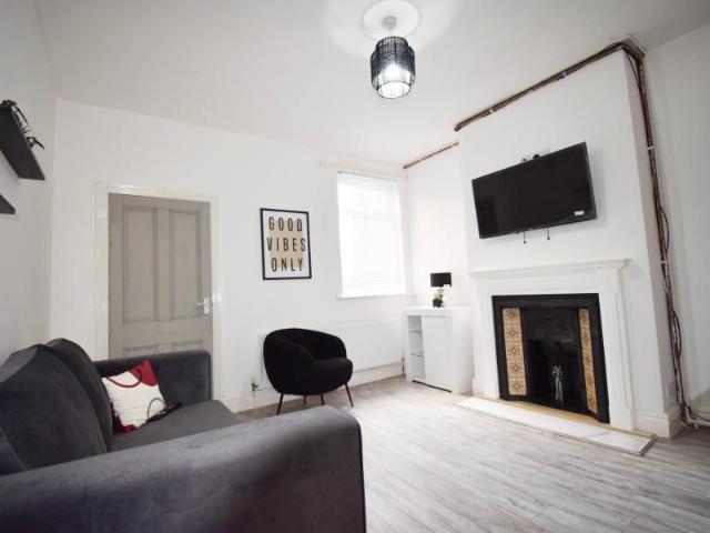 3 bedroom Terraced House To Let