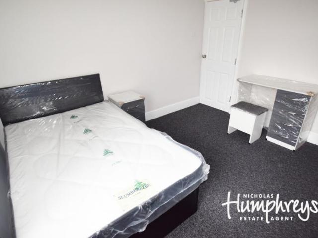 3 bedroom Terraced House To Let
