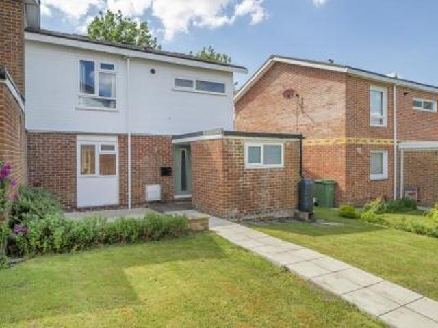 3 bedroom Terraced House To Let