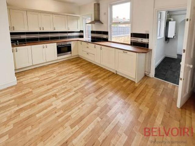 3 bedroom Terraced House To Let