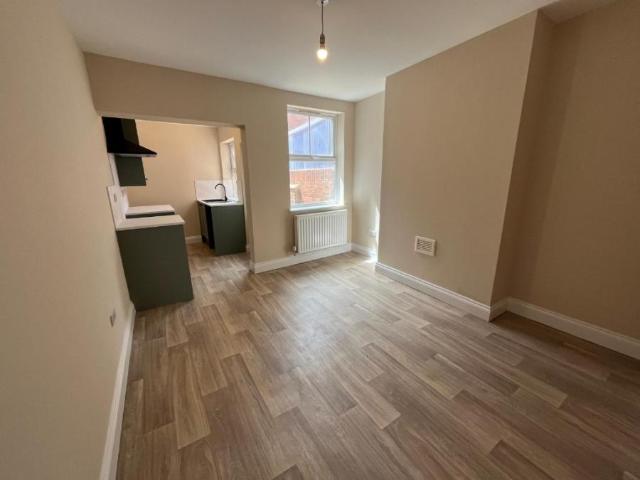 3 bedroom Terraced House To Let