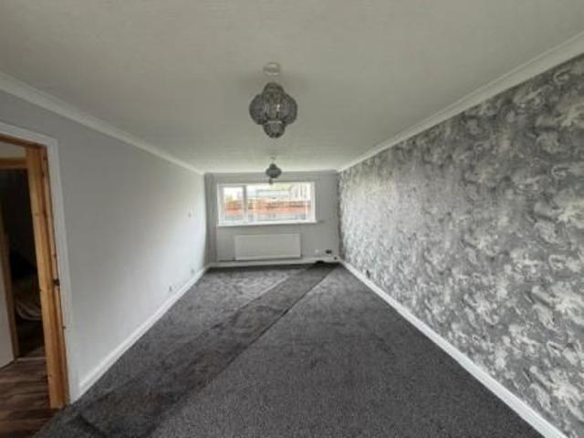 3 bedroom Terraced House To Let