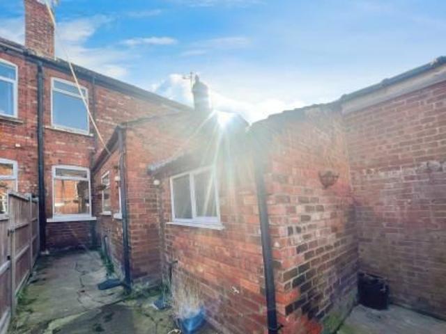 3 bedroom Terraced House To Let
