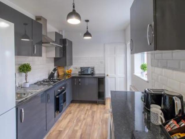 3 bedroom Terraced House To Let