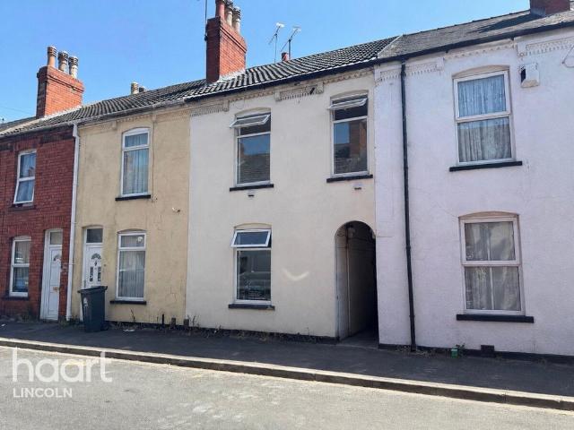 3 bedroom terraced house to rent