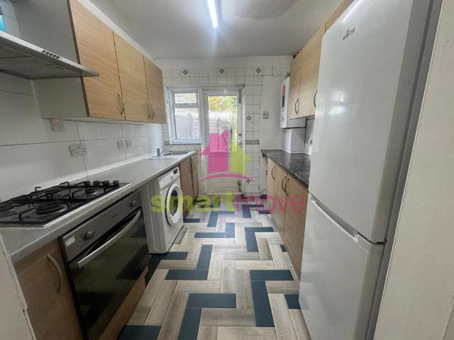 3 bedroom terraced house to rent