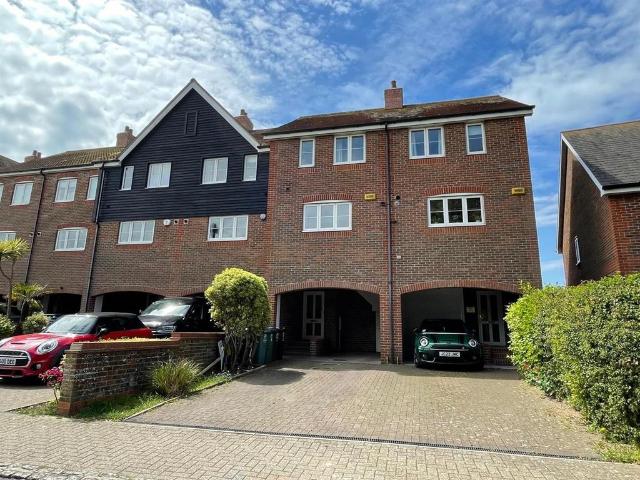 3 bedroom terraced house to rent