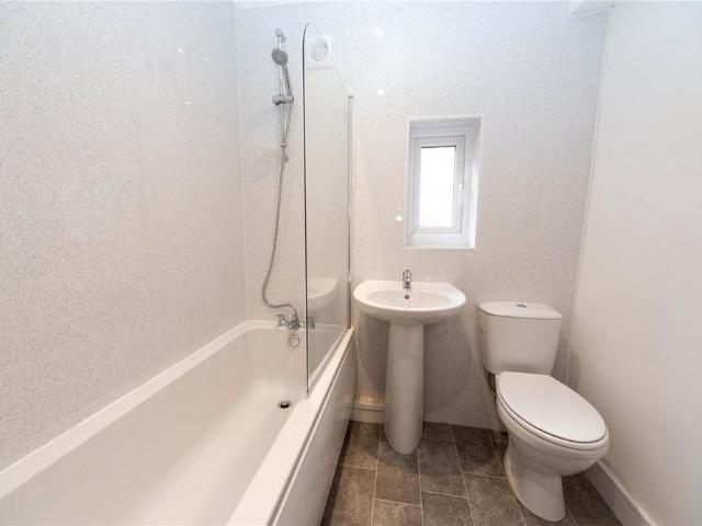 3 bedroom terraced house to rent