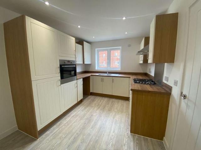 3 bedroom terraced house to rent