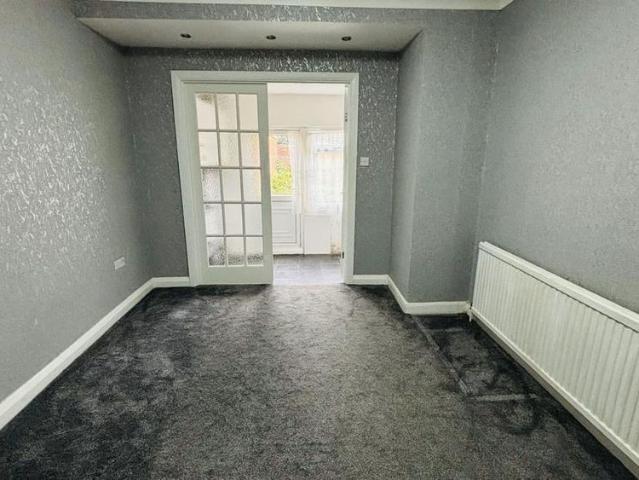 3 bedroom terraced house to rent