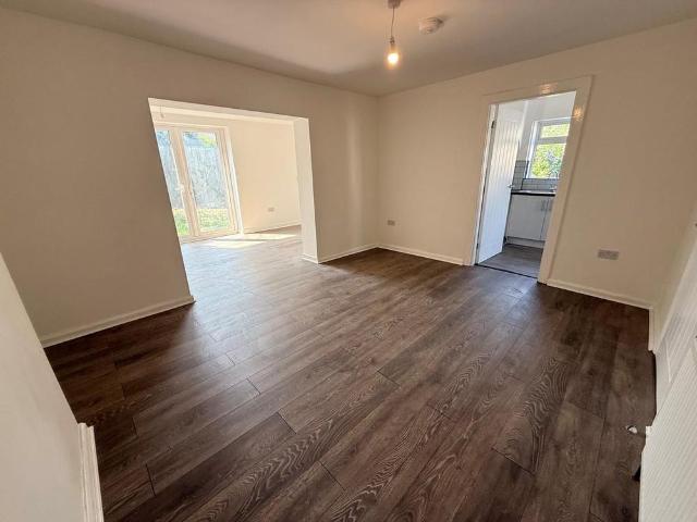 3 bedroom terraced house to rent