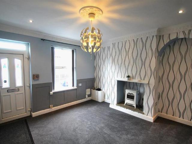 3 bedroom terraced house to rent